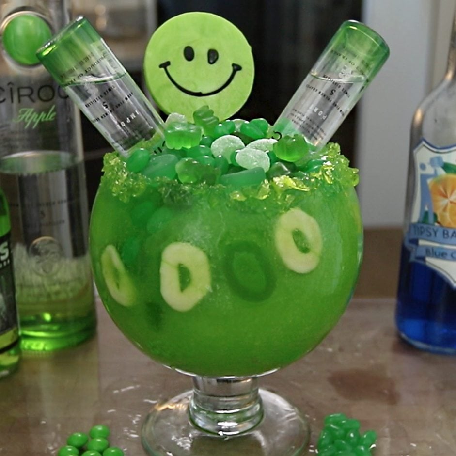 Fishbowl Drinks: A Shareable Surprise